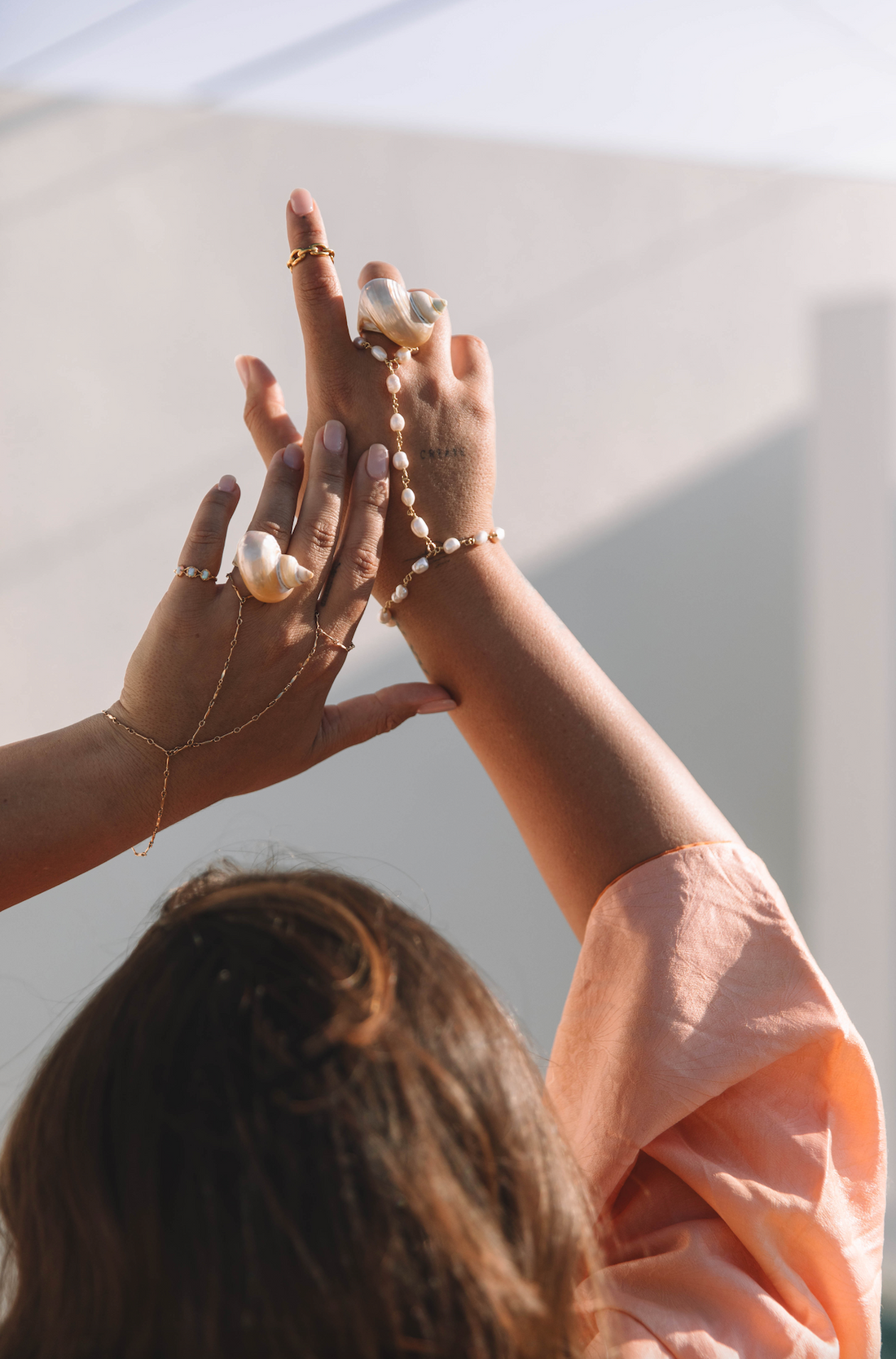 The Mini Pearl Hand Chain – Jay Nicole Designs